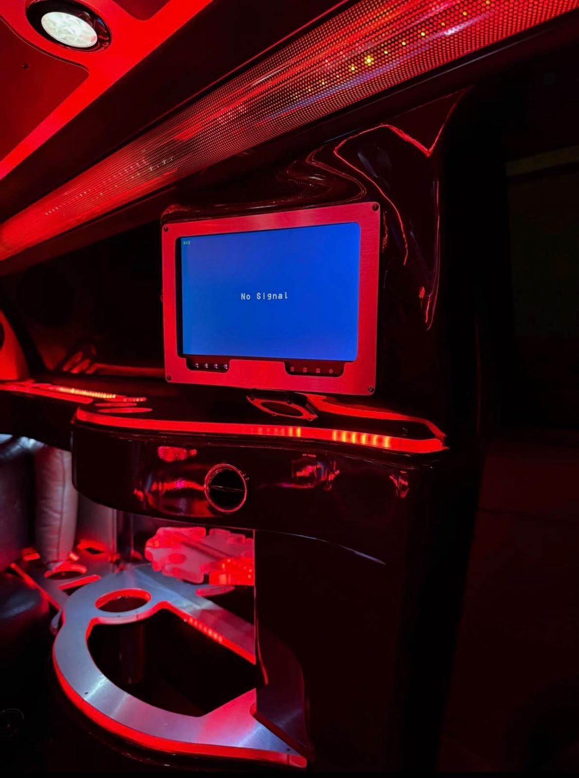 Chrysler 300 Stretch Limousine - Top Notch Transportation